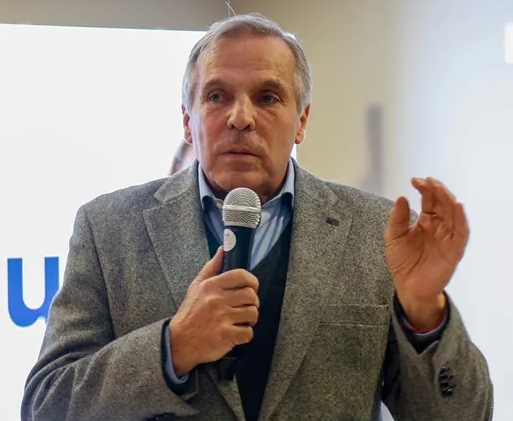 Jorge Sapag conmemoro los 64 años del MPN con un mensaje a la ...